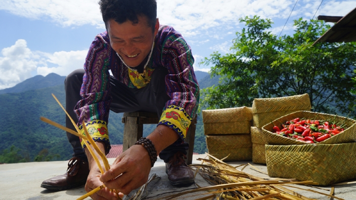 Tibetan grew rich on traditional bamboo crafts - China Plus