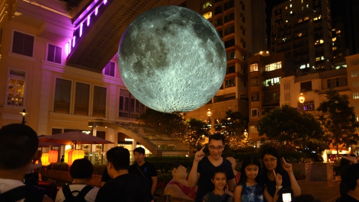 Man-made moons celebrate upcoming Mid-Autumn Festival - China Plus