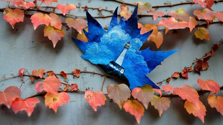 A fancy world painted on maple leaves - China Plus