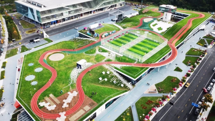 Rooftop racetrack built in Hangzhou - China Plus