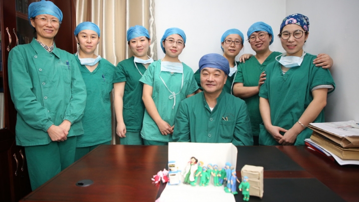 Doctors make clay figurines to comfort children patients - China Plus