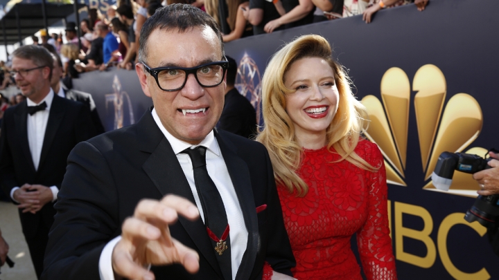 Stars line the carpet and arrive at the 70th Emmy Awards - China Plus