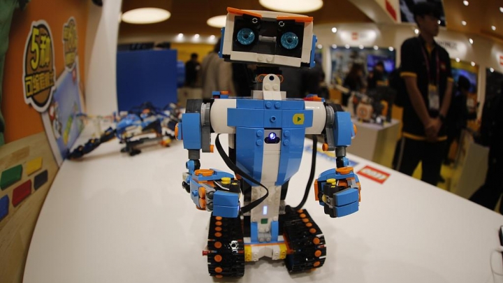 Lego AI robot debuts at import expo in Shanghai - China Plus