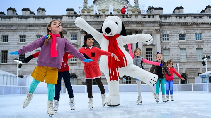 Outdoor skating rink at Somerset House opens before Christmas - China Plus