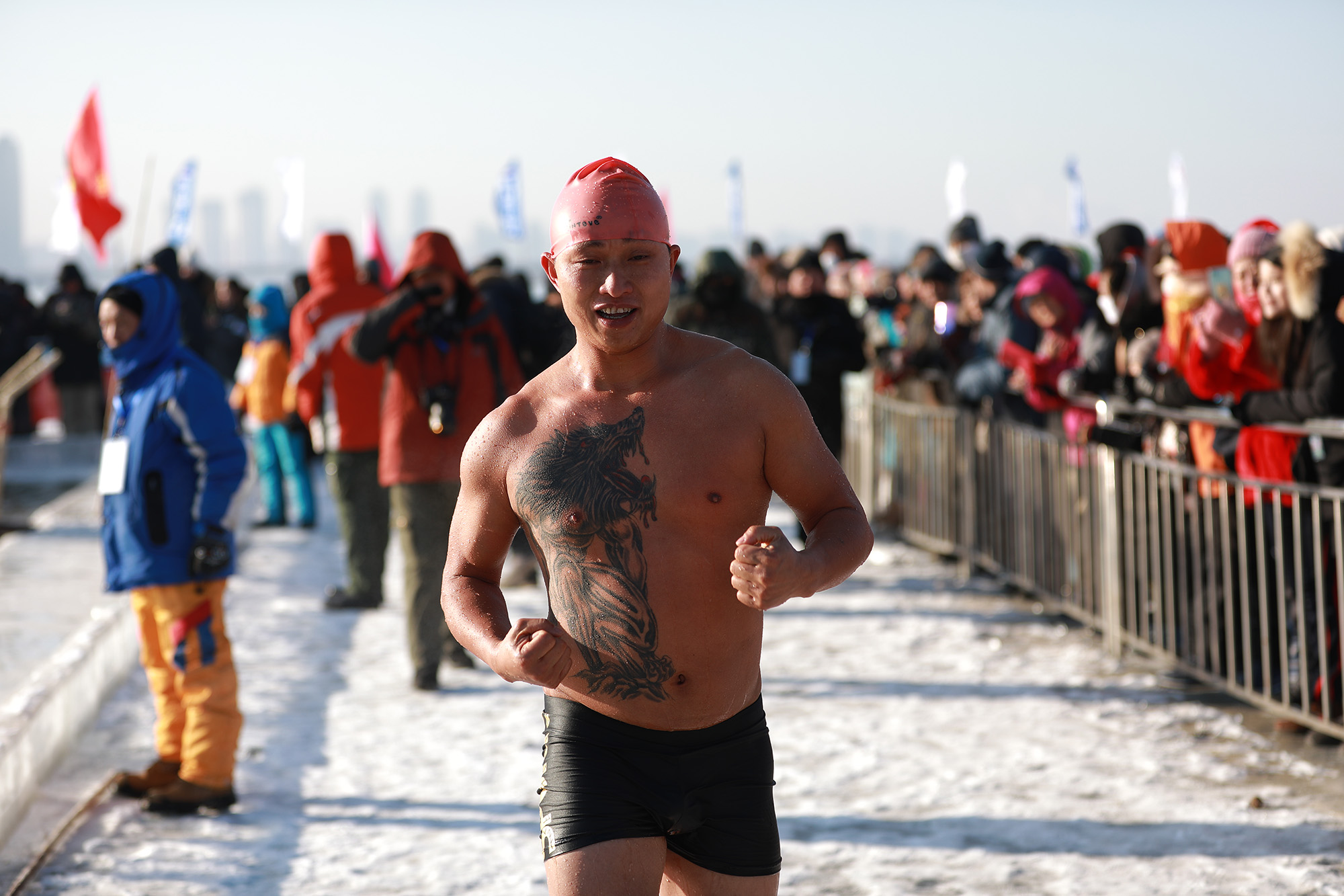 International winter swimming competition held in Harbin - China Plus