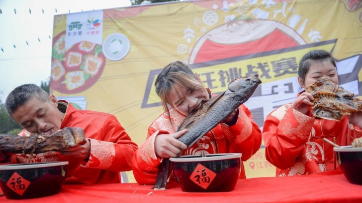 Eating contest held in Jiangxi to welcome upcoming Chinese New Year ...