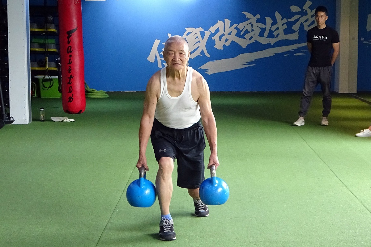 80 year old Man Completes 13 Marathons In 7 Years China Plus