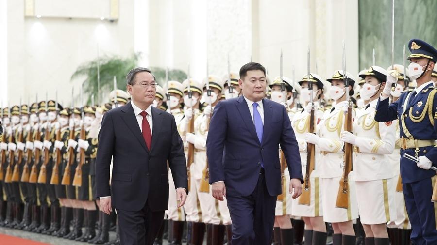 Li Qiang interparolis kun mongola ĉefministro