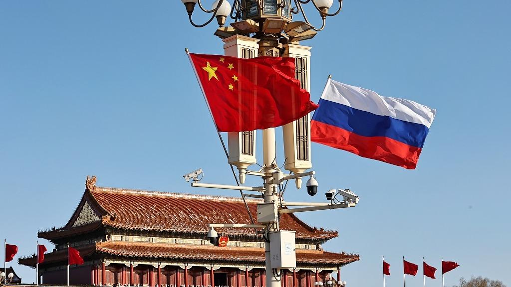 Си Дзинпин се срещна със Сергей Лавров